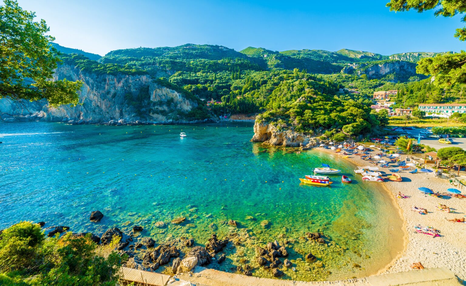 Najlepše plaže v Grčiji - Kompas - Lefkas, Santorini, Karpatos...